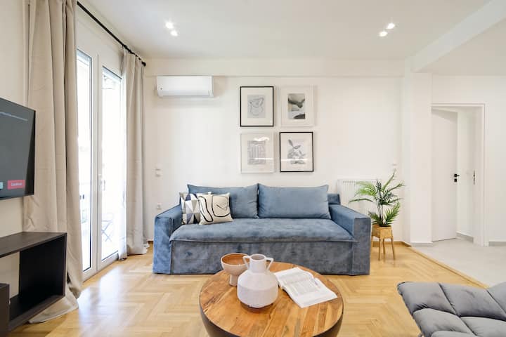 Spacious 3-bedroom Retreat In The Heart Of Pagrati - Athens