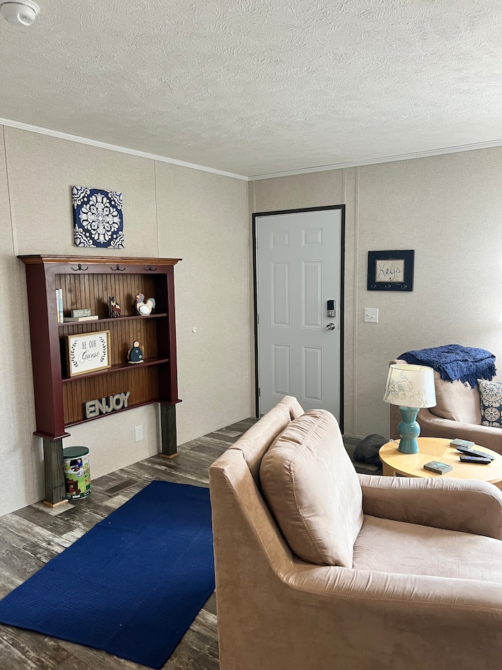 Friendly Farmy Home - Greer, SC