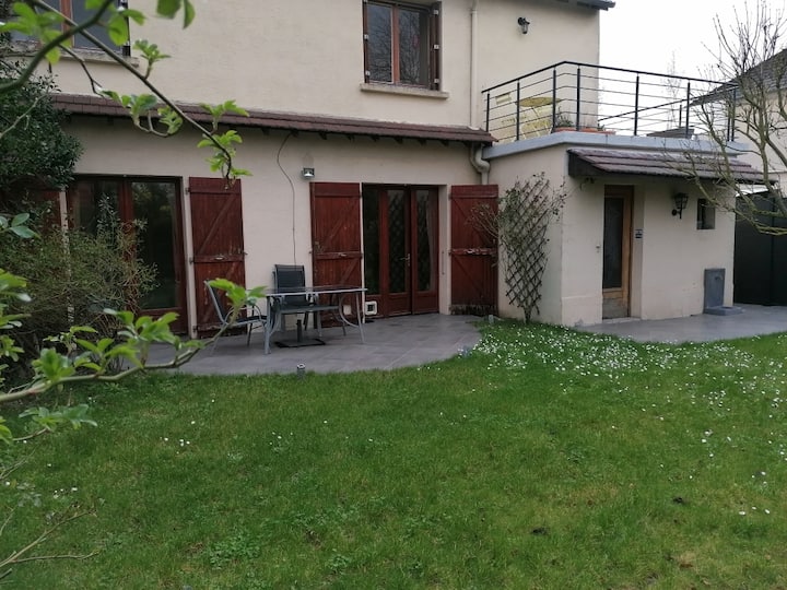 Maison à La Porte De Paris - Courbevoie