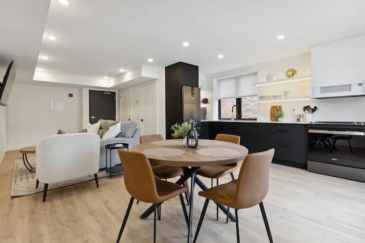 Condo For 4 Overlooking Downtown Collingwood - Collingwood