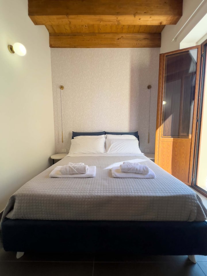 B&b Piazza D'armi Lamezia: Matrimoniale Talete - Lamezia Terme