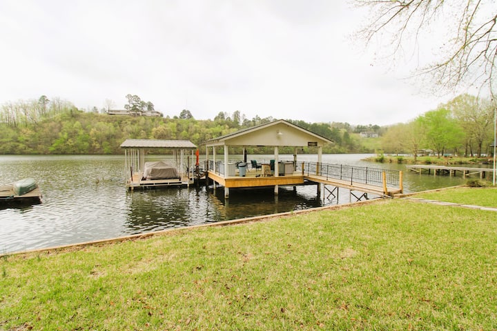 Jax's Lake House - Malvern, AR
