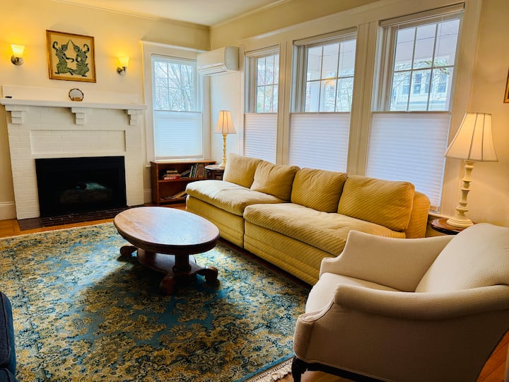 Arlington Gem | 2br Apartment | Close To Boston - Cambridge, MA