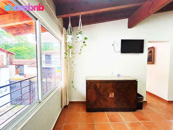 En El Centro, Entre Montañas Y Colores - Valle de Bravo