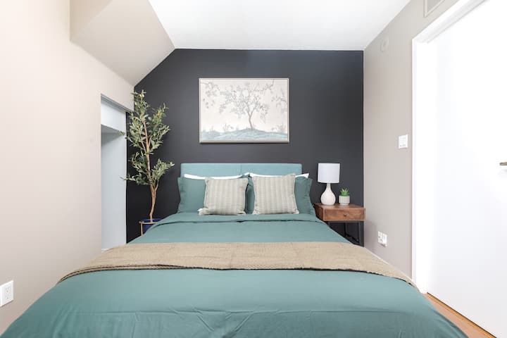 Home For 2 In Liberty Village - Port Hope