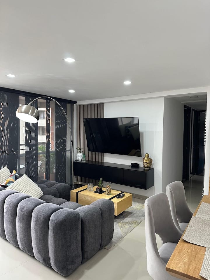 3br W/ Balcony | Pool, Gym & Near Stadium - Medellín, Colombia