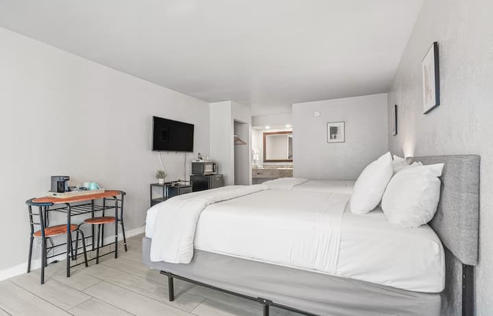 123- Sweet Dania Point Location - Dania Beach, FL