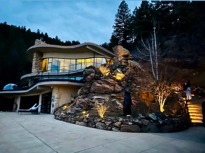 King Of The Mountain Amazing Views! Sleeps 12 - Colorado Springs, CO