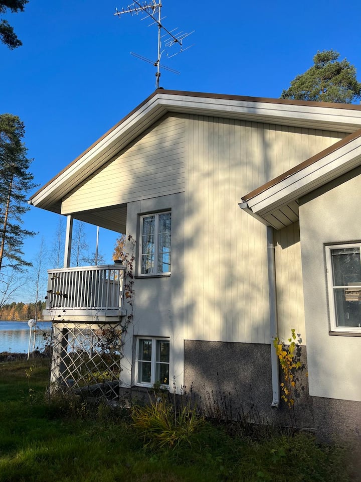 Talo Järven Rannalla - Renko