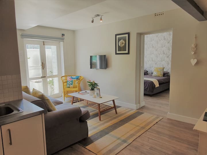 Green Point Apartment, Near City And Waterfront - Camps Bay