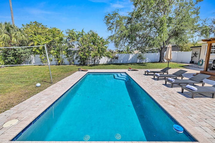 Stunning Tropical Pool House Delray Near The Beach - Delray Beach, FL