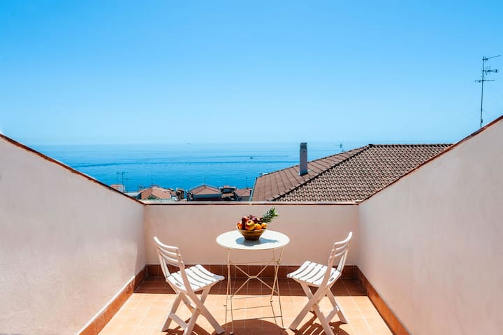 Sea View Apartment - Aci Castello