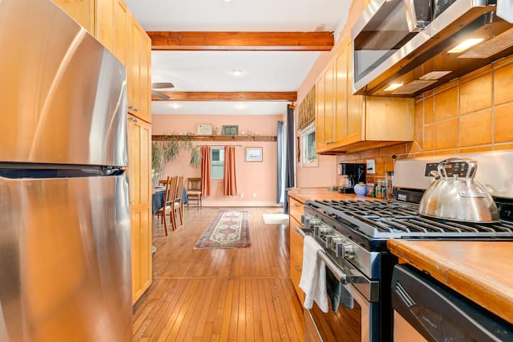 Unique Eastport Bungalow W/ Yard, Walk To Dt - Annapolis, MD