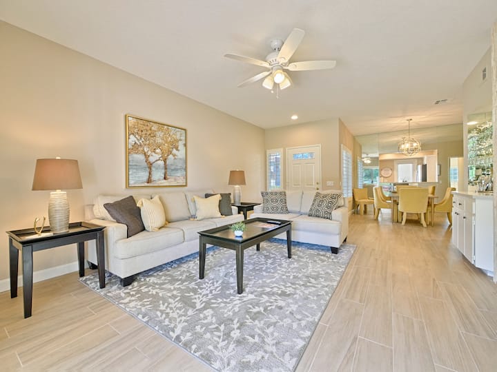 Stylish & Bright Desert Condo - Palm Desert, CA