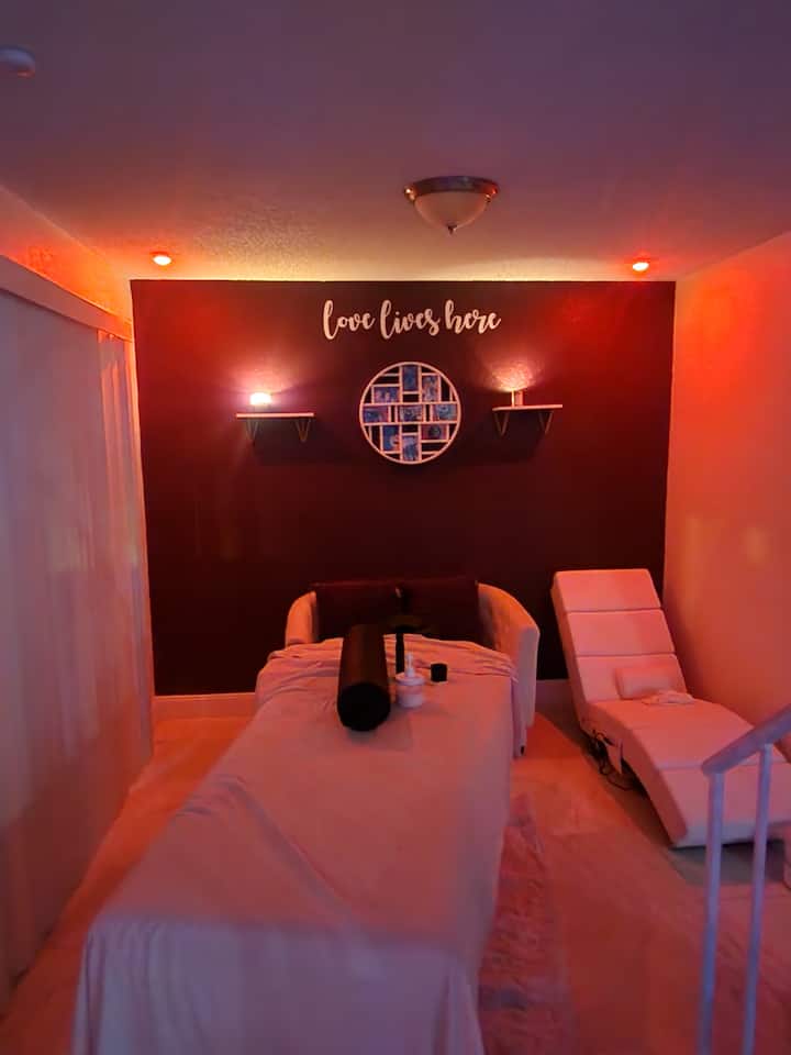 Lakeside Home Recently Renovated - Sunrise, FL