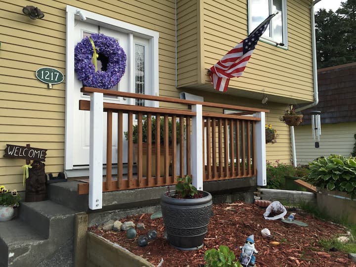 Apartment On The Hill - Kodiak, AK