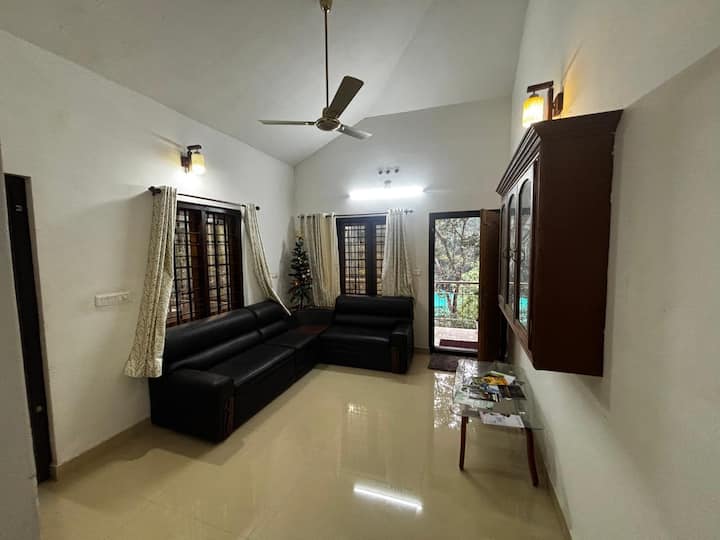 Serene And Cosy 3bhk Home | Rubber Estate | Munnar - Munnar