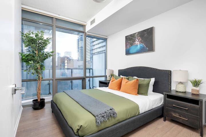 Large Apartment Sleeps 6 Bay St - Port Hope