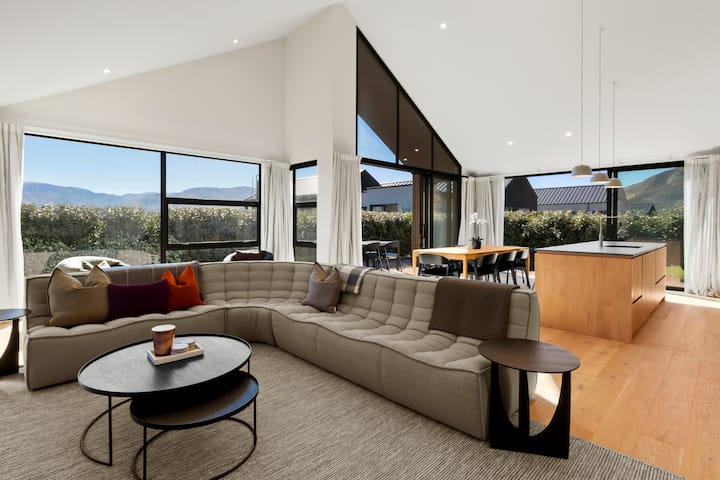 Kawarau Nest | Beautiful Luxury Home | Hot Spa - Queenstown, New Zealand