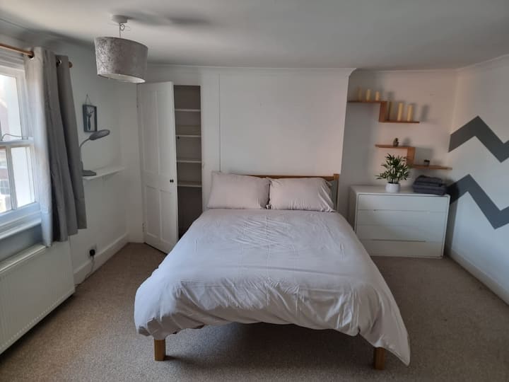 Dunstans Retreat - Canterbury
