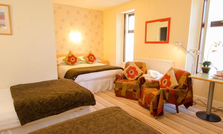 Station Hotel-quadruple Room - Cullen