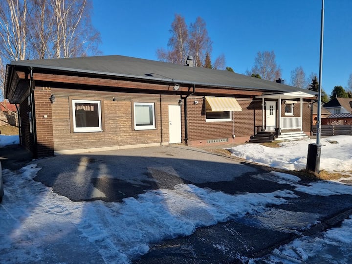 Spacious Central Home - Umeå