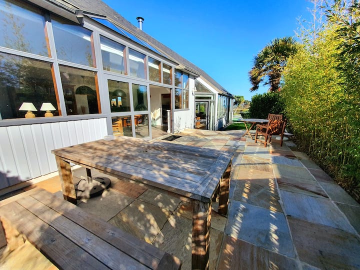 Kergaro, 10 Couchages, Piscine - Île de Batz