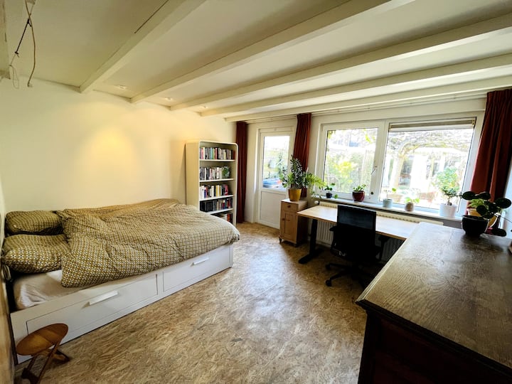 Central Apartment In Garden - Tilburg