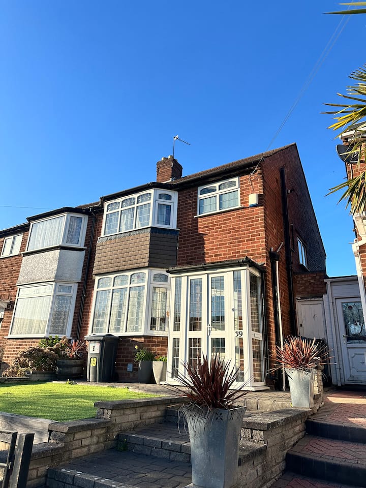 Entire Home, 2 Double Beds, Free Wifi, Near Qe - Birmingham