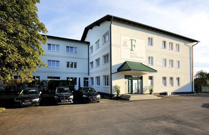 F Hotel - Traun