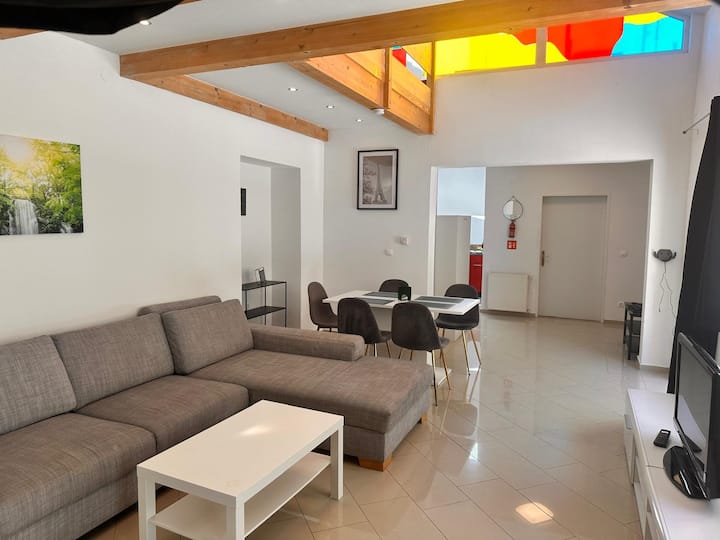 Full Premium City Villa | 2 Br - 5 P. | Near Metro - Vienna