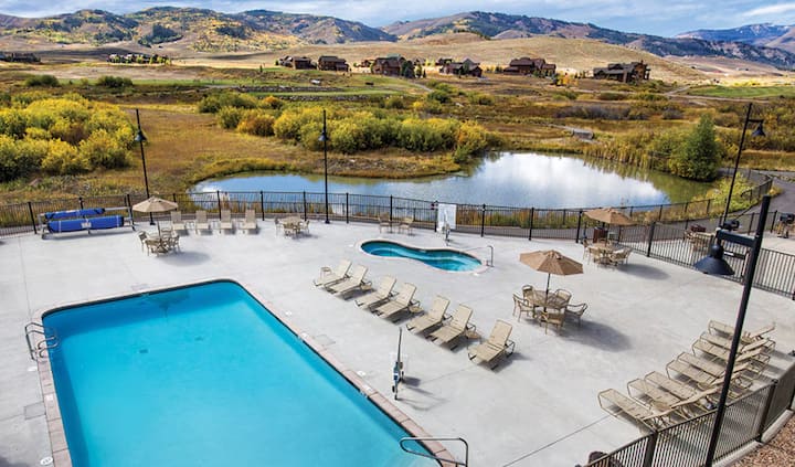 Rocky Mountain Preserve 2-bedroom 4 Beds, Sleeps 6 - Granby, CO