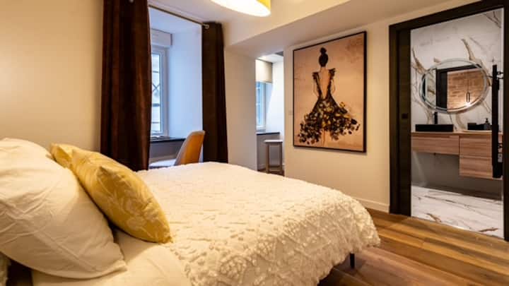 Logis Notre Dame: Séjour Au Coeur De La Ville - ibis Styles Dijon Central