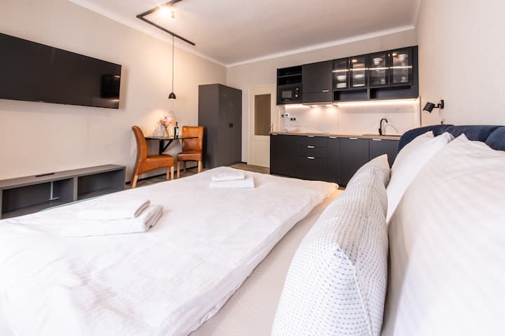 Romantic & Cozy Retreat In Historic Monastery - Prague