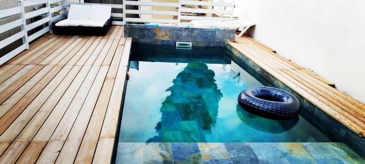 Rez-de-chaussée Avec Piscine Privé Et Extérieur - Sommières