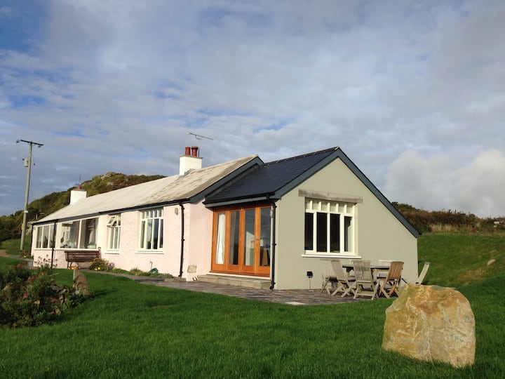 Sea View - Porth Henllys Cottage - Whitesands Bay
