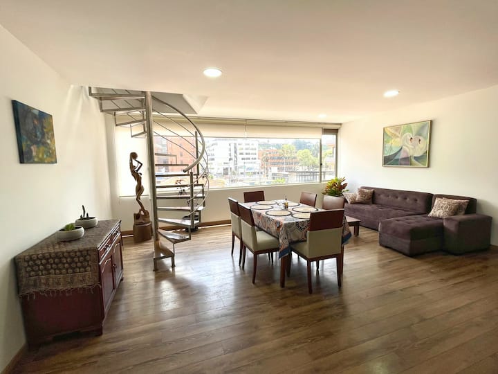 Amplio Departamento Con Jacuzzi - Cuenca