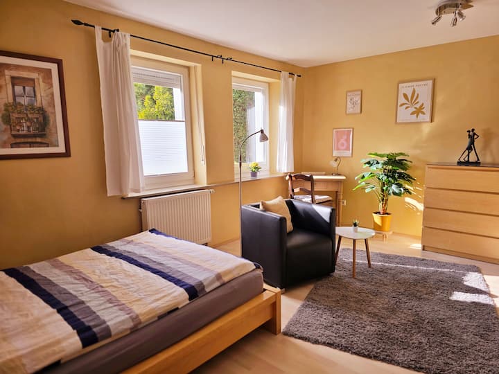 Cozy Apartment- Central & Quiet - Parking Included - Rietberg