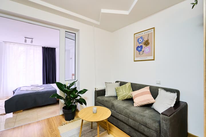 Chisinau Airport Zone Studio • Cozy & Connected - Chișinău