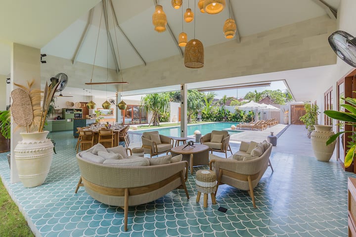 Luxury 5br Villa,18m Pool&garden - Legian
