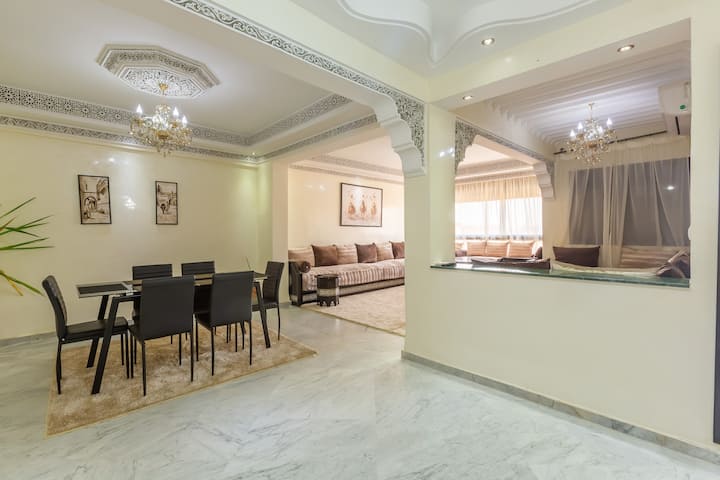 Central Family Apartment | Pool, Moroccan Touch - Marrakech