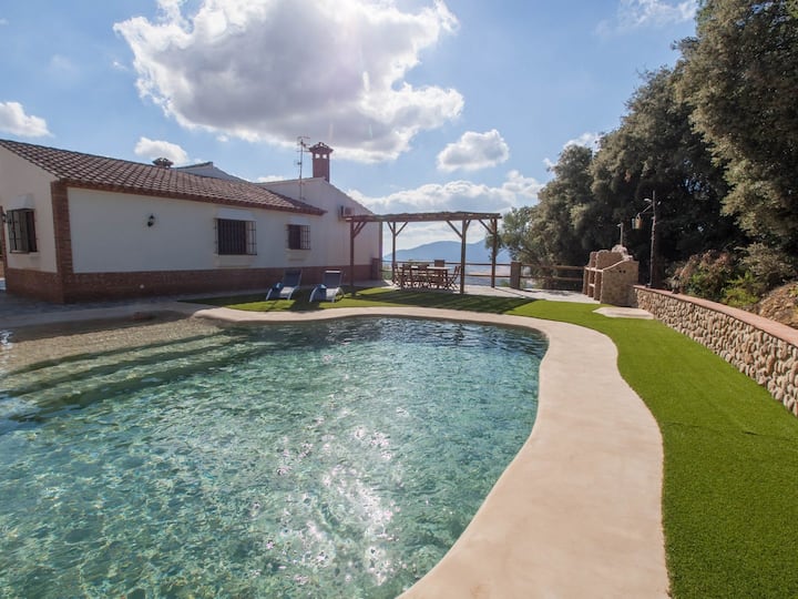 Casa Con Preciosa Vista Y Piscin - El Gastor