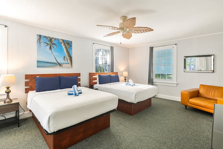 Superior Two Queen [305] - Key West, FL
