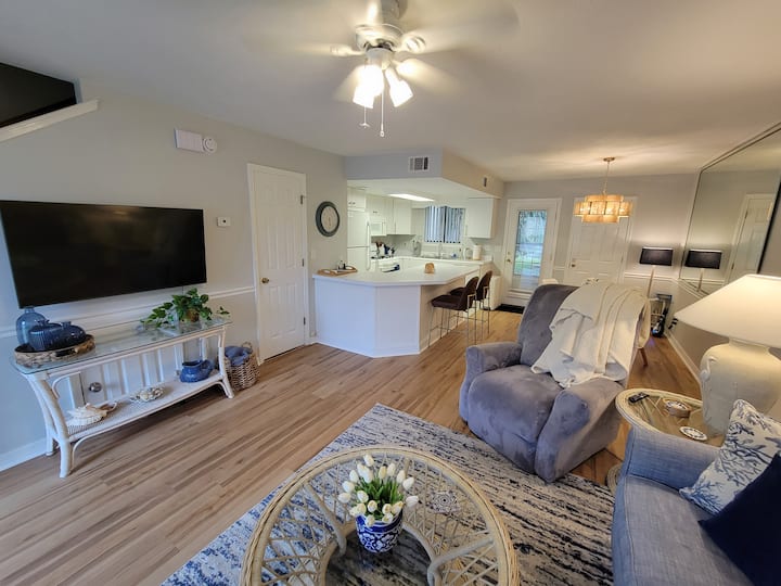 Beach House On The Canal In Pcb - Panama City Beach, FL