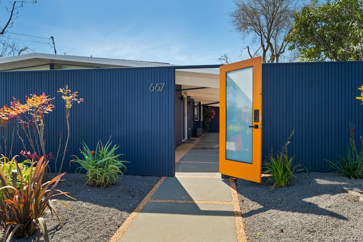San Rafael Luxe Iconic Eichler | Pool + Hot Tub - San Rafael, CA