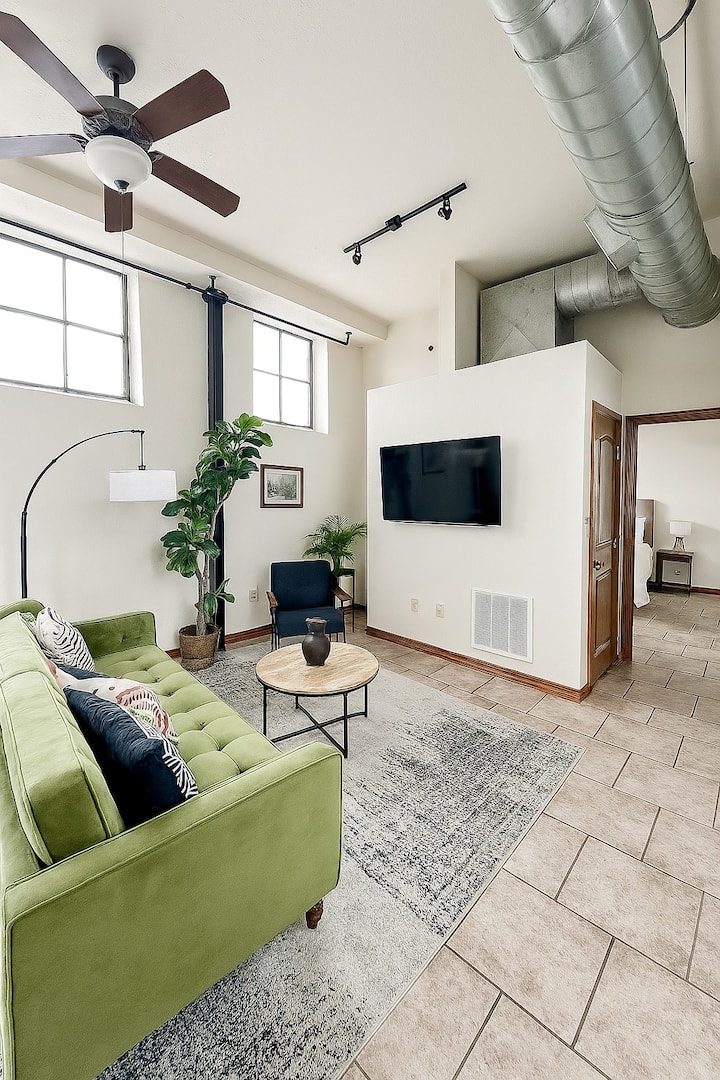 Sleepover | Pristine 2bd/1ba Condo - Downtown Sgf - Springfield, MO
