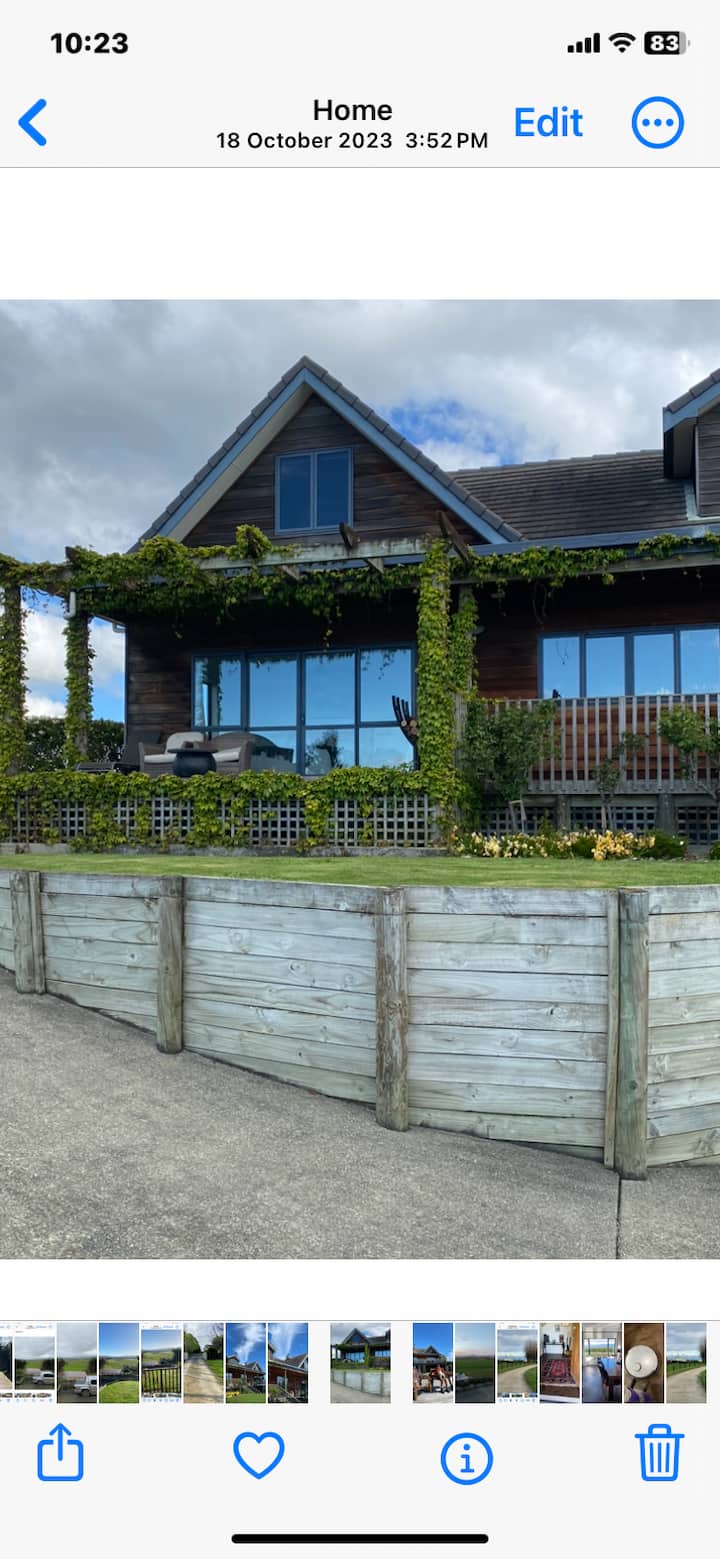 Stunning Rural Views. A  5* Home. - Masterton