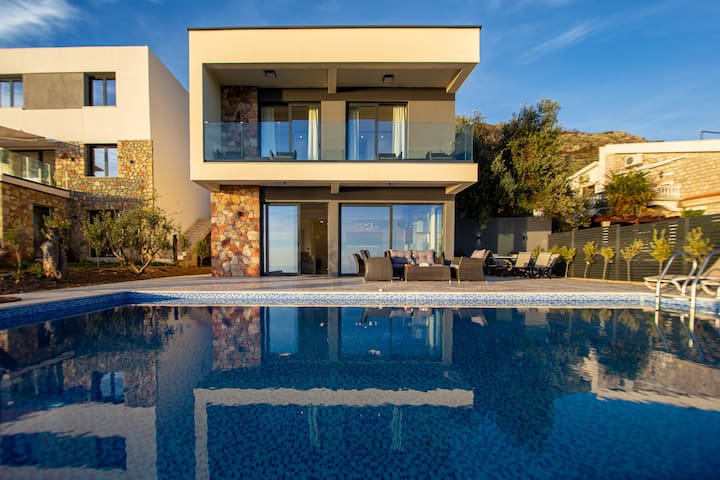 Villa Aurora Azure Infinity - Montenegro