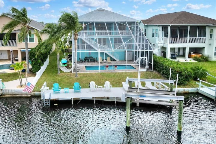 Dockside Nook | Waterfront, Dock, Heated Pool - New Port Richey, FL