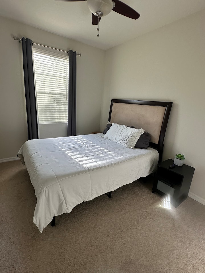 Renting- 1 Bed/1 Private Bath In Home @ Sarasota. - Sarasota, FL